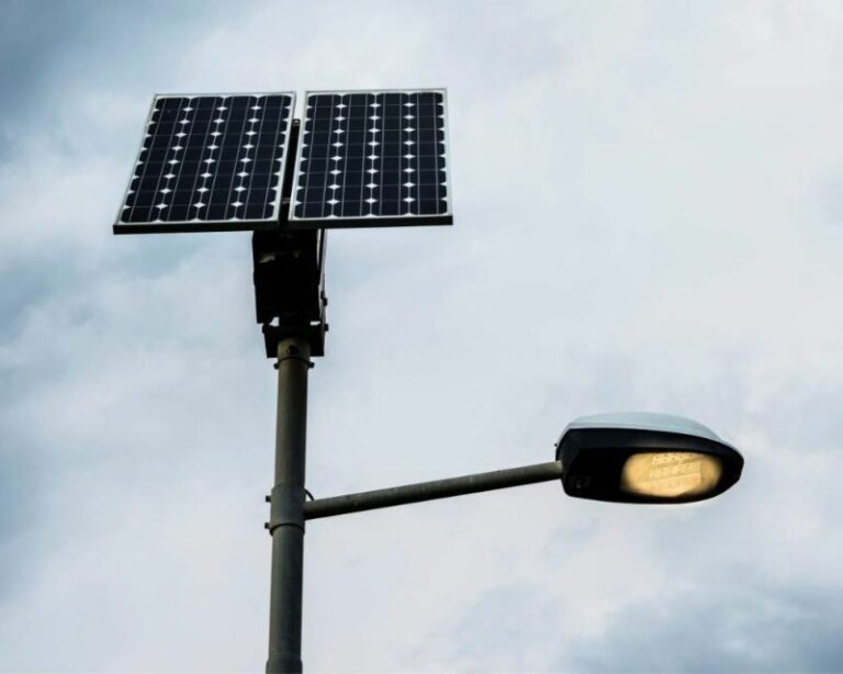 Fungsi Lampu Jalan Solar Panel dan Daya yang Dihasilkan